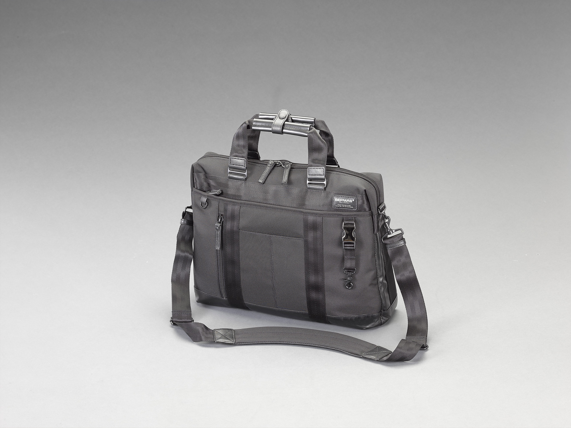 EA927AW-41｜410x310x 70mm ビジネスバッグのページ