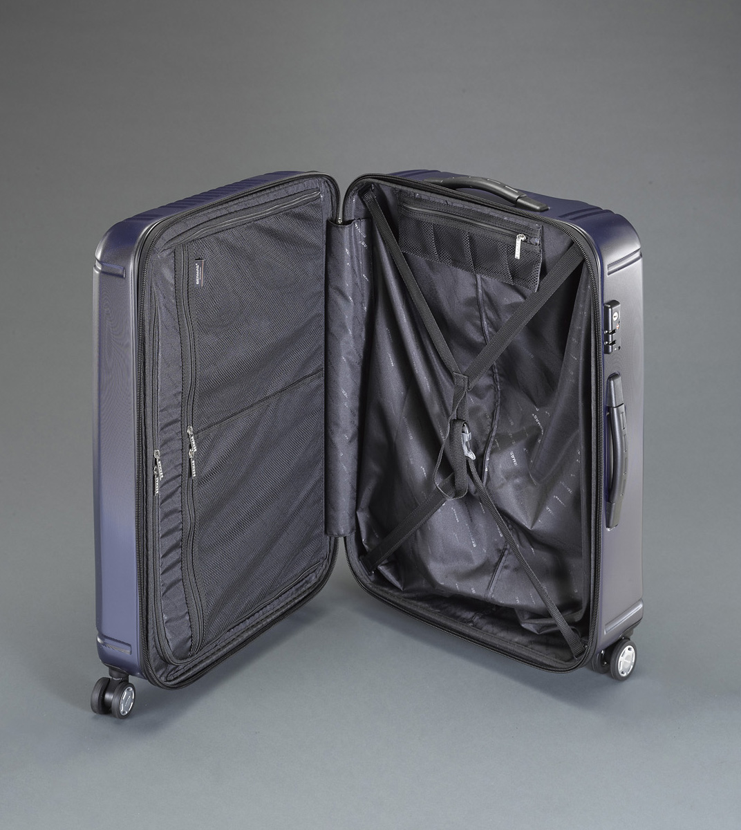 EA927AX-12｜480x300x680mm/83L キャリーケース(紺)のページ