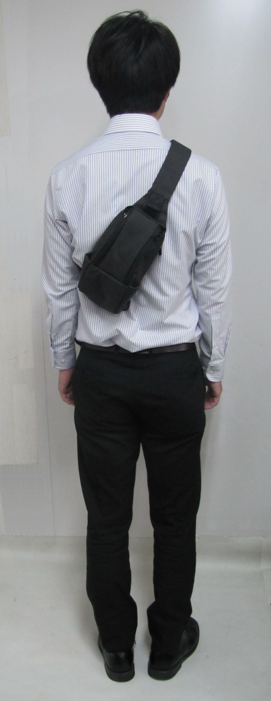 EA927LE-24B｜135x100x260mm 防水肩掛けリュックサックのページ